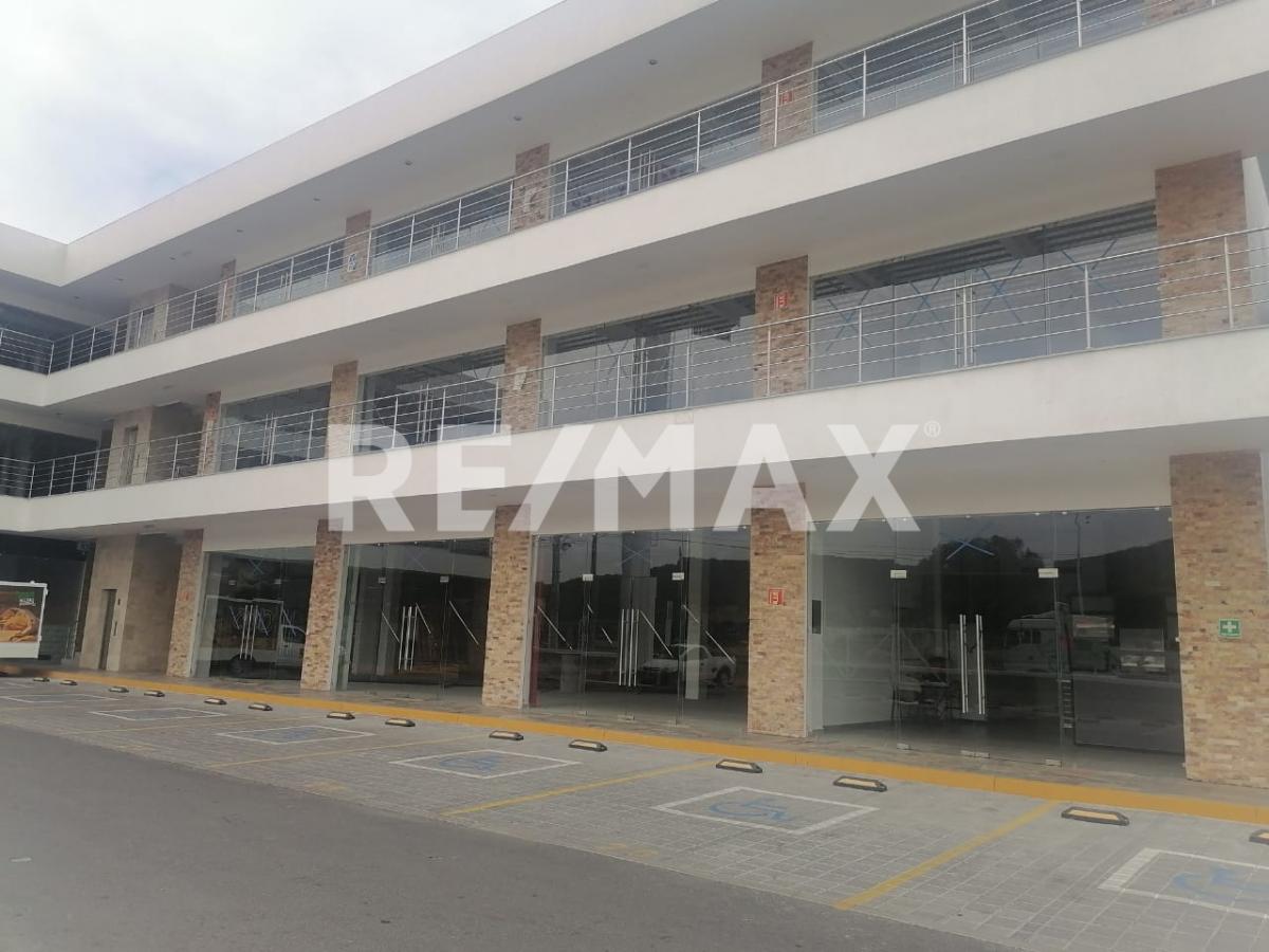 LOCALES EN RENTA PLAZA COMERCIAL