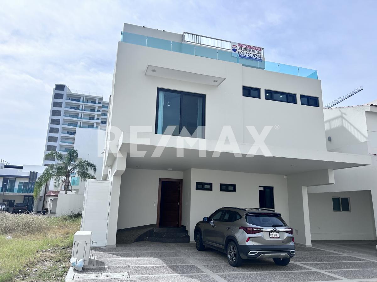 PRECIOSA CASA CON VISTA AL MAR