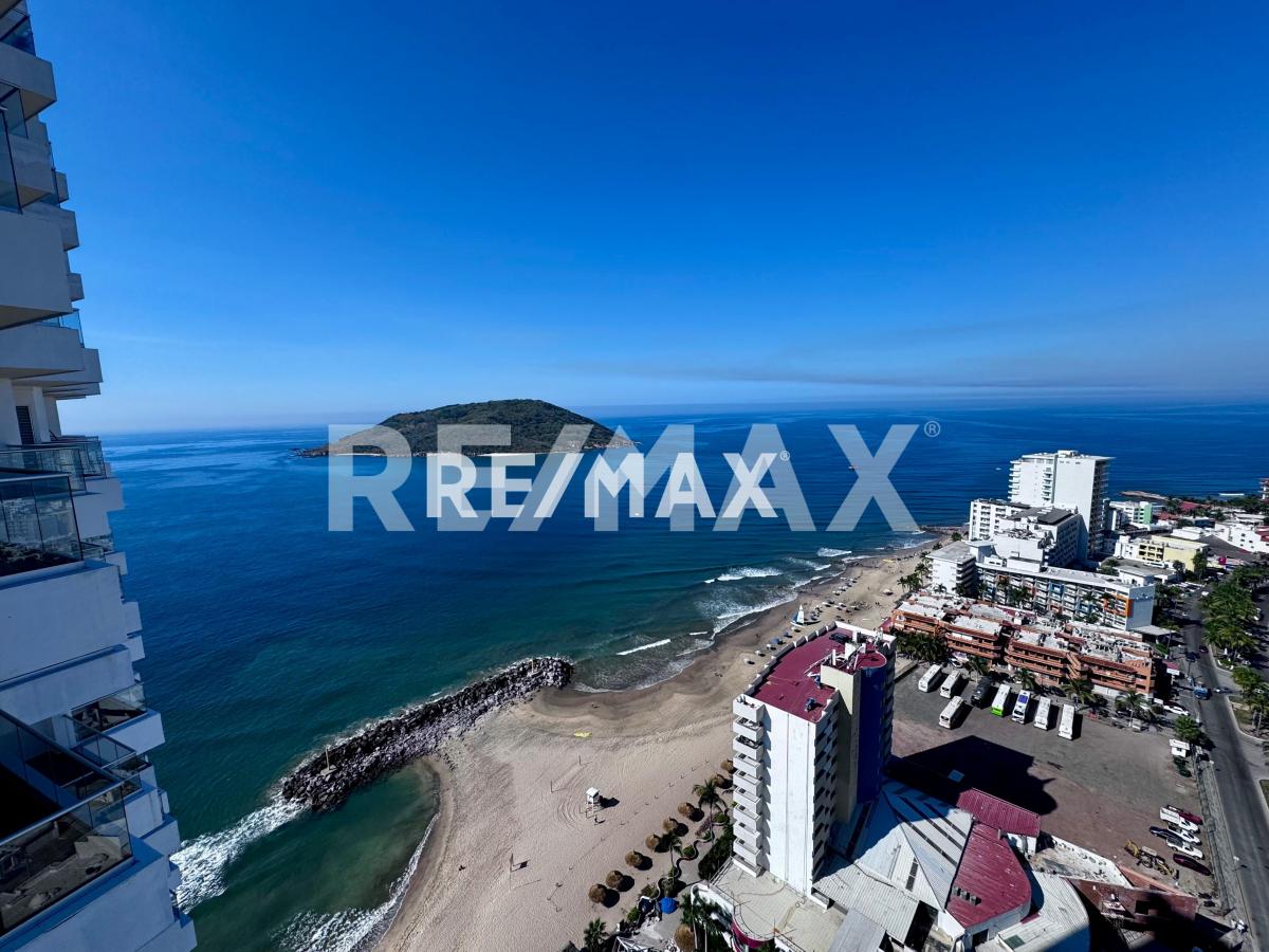 CONDOMINIO EN RENTA EN ELEVE TOWER