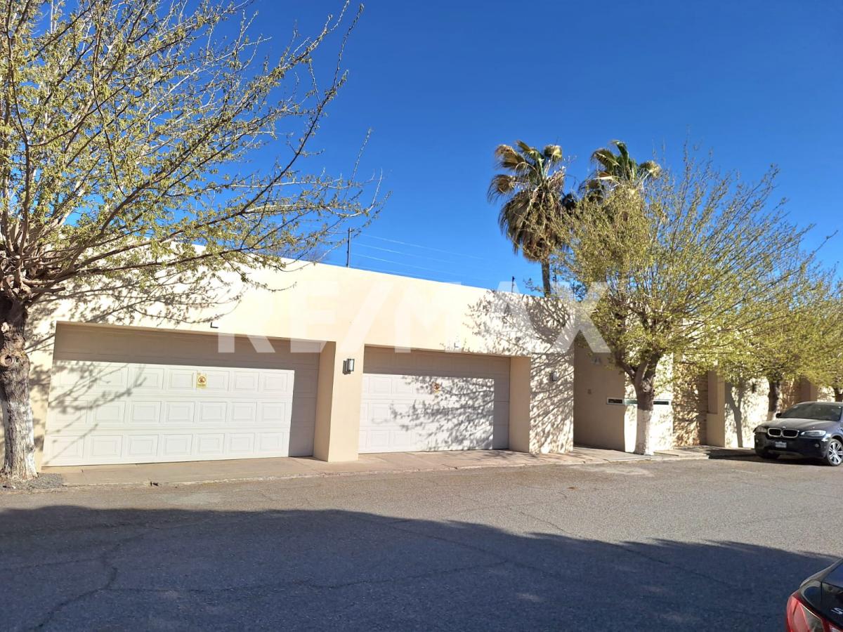 RESIDENCIA DE UNA PLANTA EN VENTA EN CAMPESTRE JUAREZ