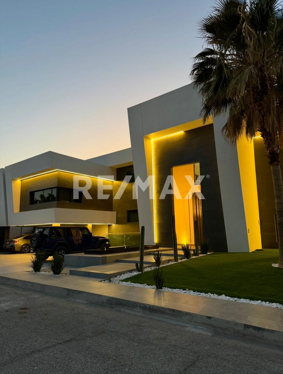 ESPECTACULAR RESIDENCIA EN VENTA EN FRACC. CAMPESTRE JUAREZ