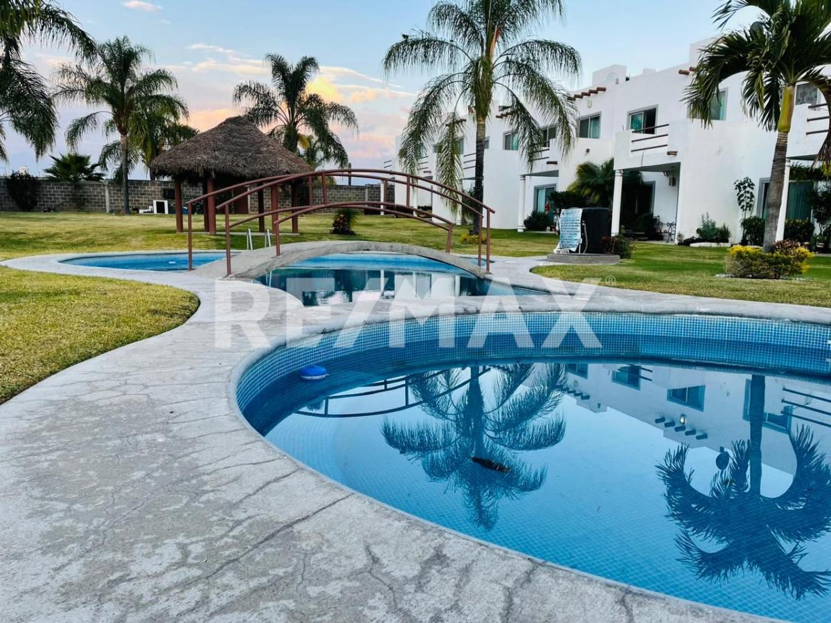 CASA EN RENTA EN TULIPANES